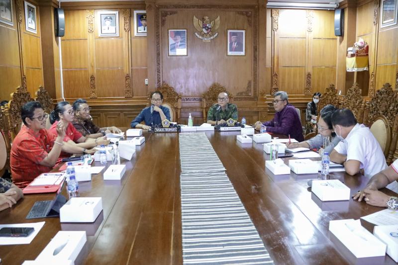 Wabup Suiasa Pimpin Rapat Mapping Program Penurunan Stunting | Bali Tribune